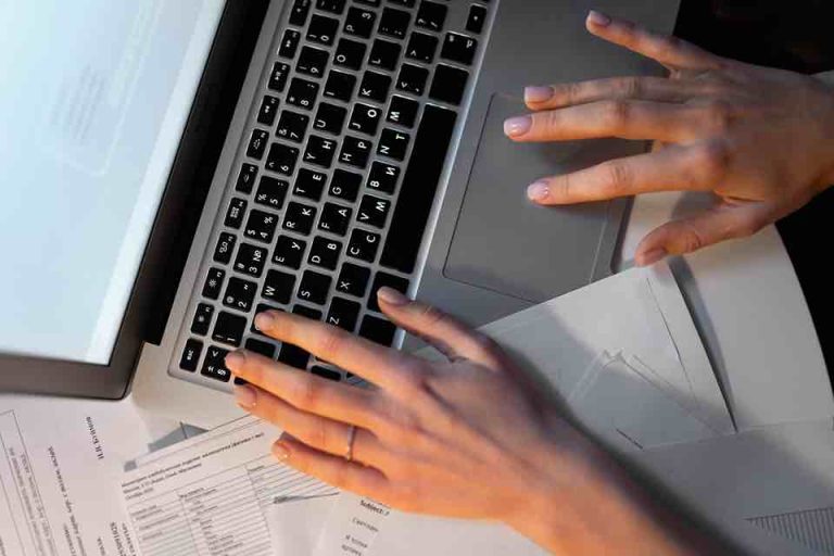 Invoice Tour and Travel: Cara Membuat Travel Invoice Profesional